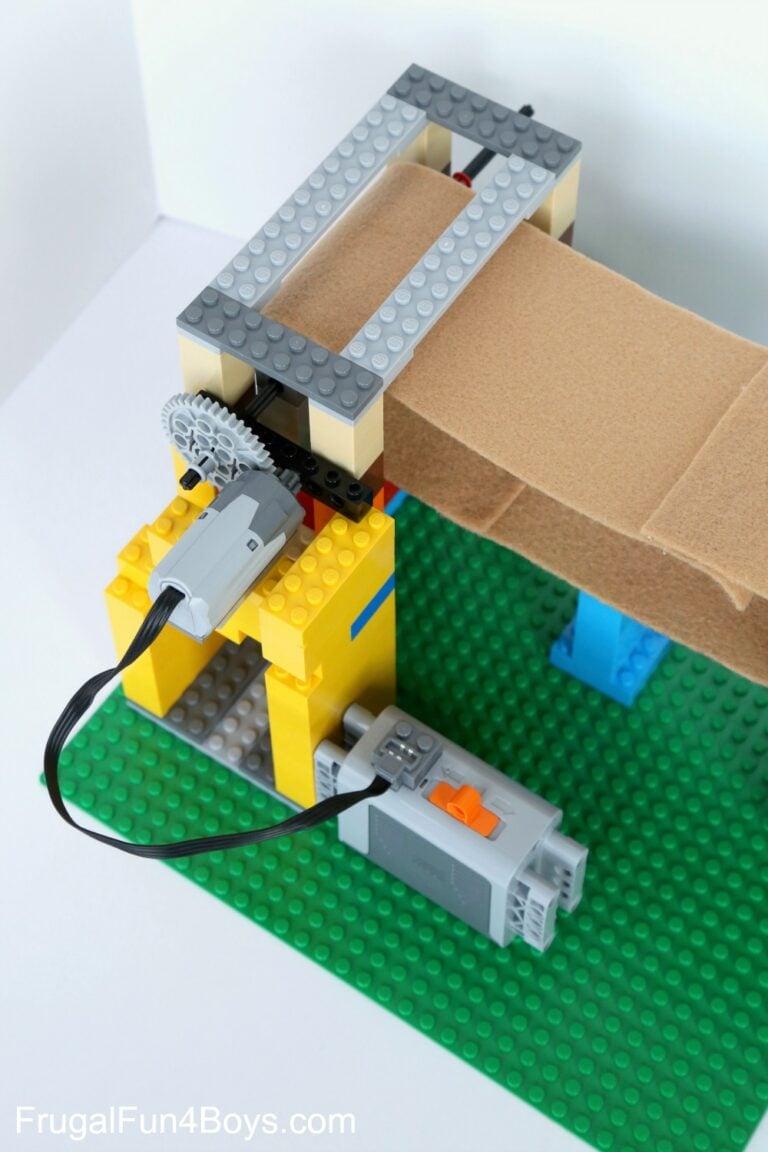 Build a Working Conveyor Belt with LEGO Bricks - Frugal Fun For Boys ...