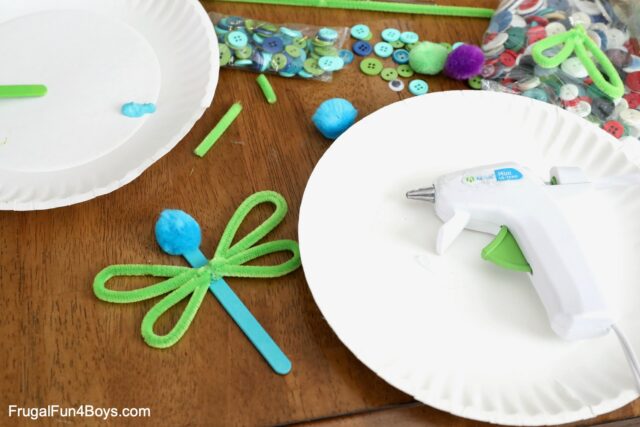 Adorable Dragonfly Craft - Frugal Fun For Boys and Girls
