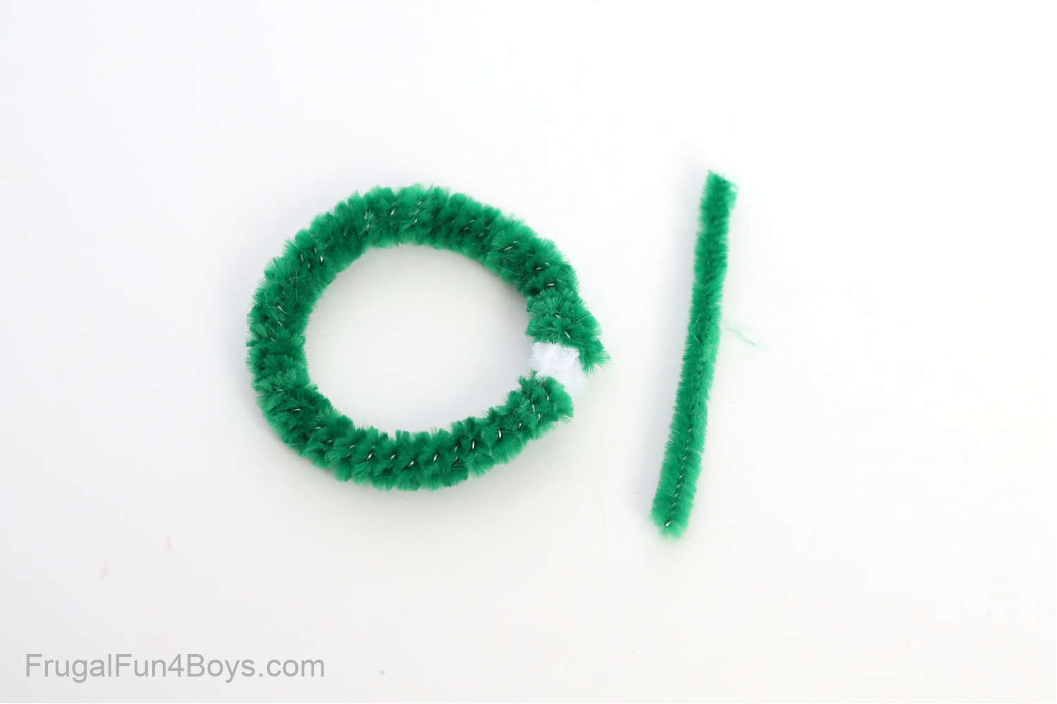 Pipe Cleaner Christmas Ornaments - Frugal Fun For Boys and Girls